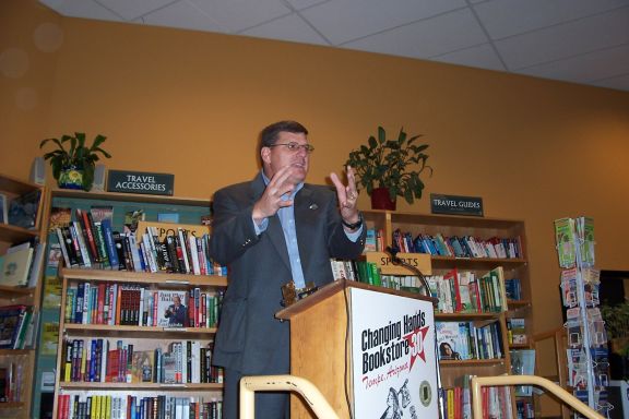 Scott Ritter Book Signing in Tempe Az 10-12-07 Photos and Audio : Indybay