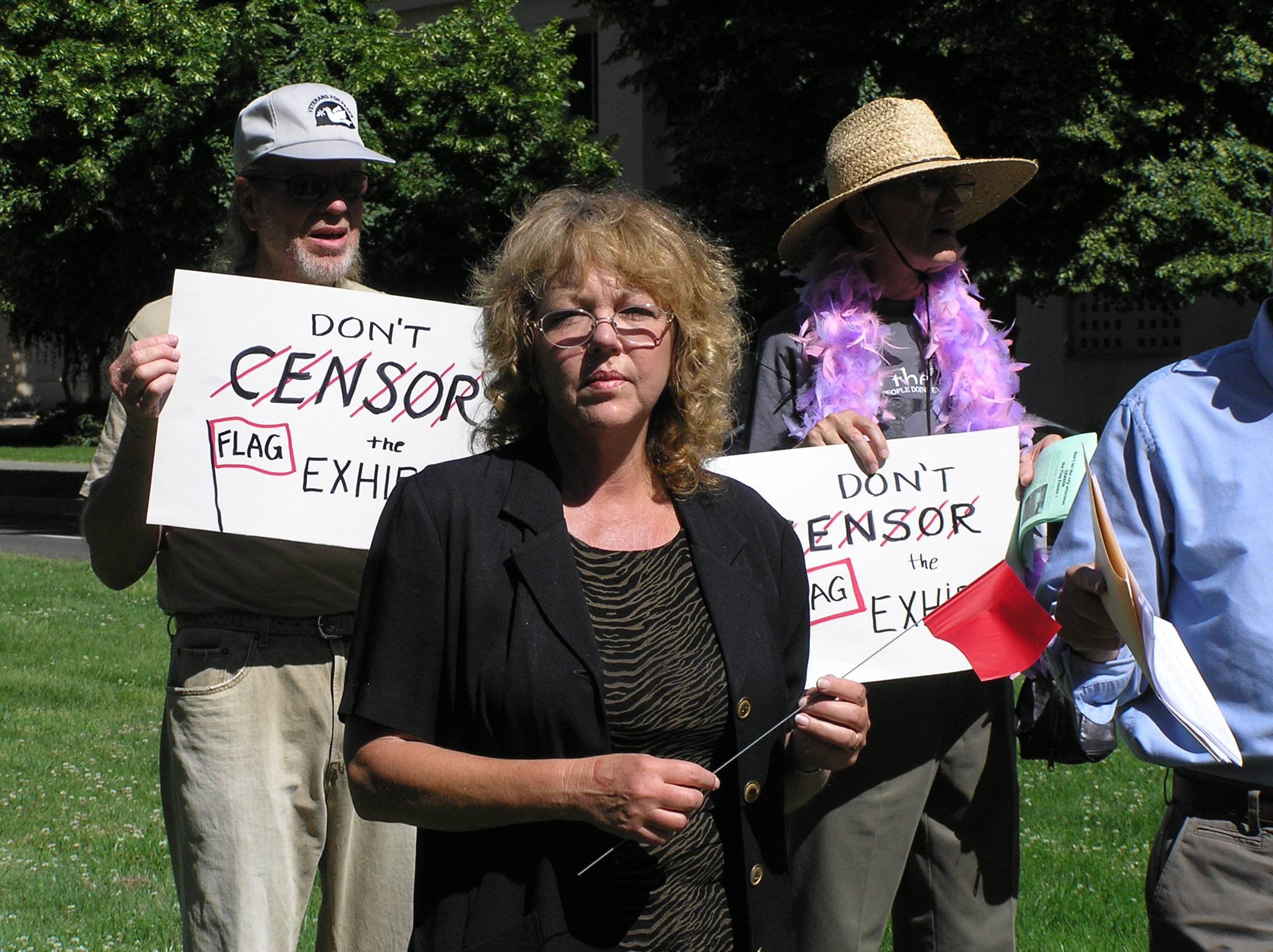 Don't let the Sacramento city attorneys CENSOR the Flag Exhibit! : Indybay