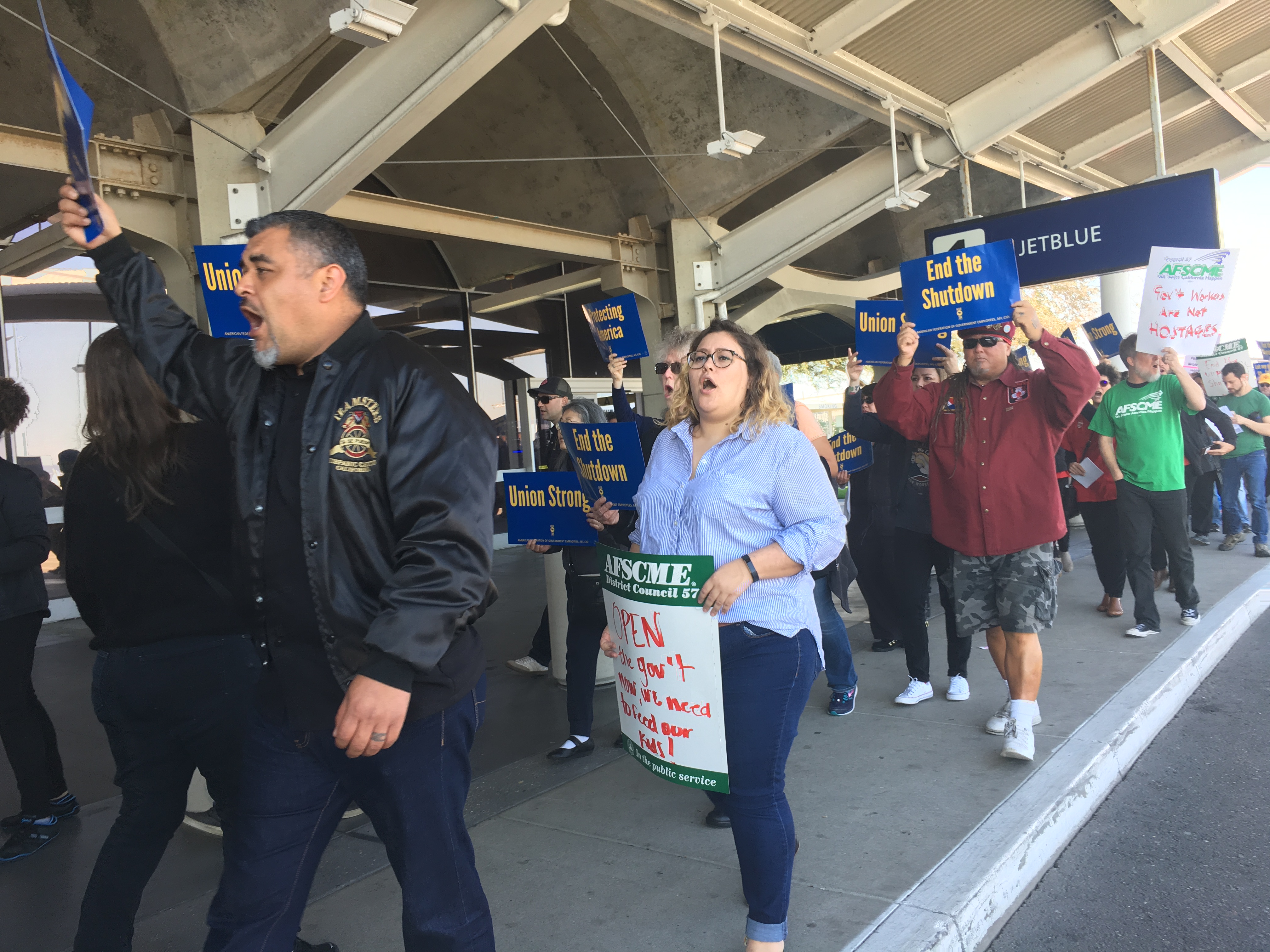 AFGE Workers With Airline Workers & Labor Protest At Oakland Airport ...