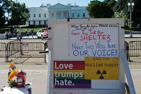 White House Peace Vigil Tent Forcibly Removed : Indybay